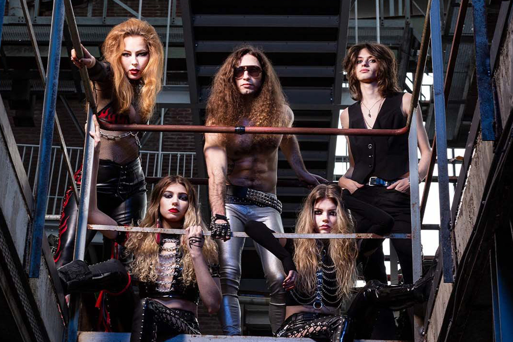 Heavy metalová skupina COBRA SPELL zveřejnila video "The Midnight Hour"